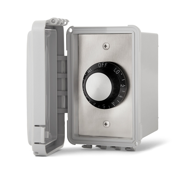 240V Infratech Surface Mount Single Regulator | Woodland Direct